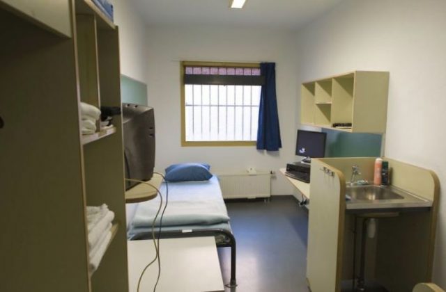 Voici à quoi ressemblent 37 cellules de prison du monde entier - ipnoze