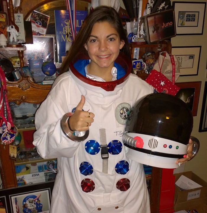 La NASA prépare cette fille à devenir la première humaine à marcher sur ...