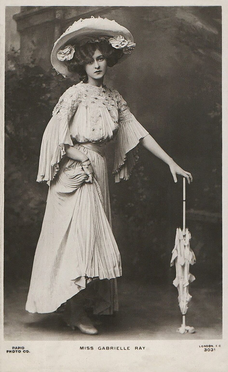 22 femmes photographiées il y a 100 ans pour des cartes postales ... 22 femmes photographiées il y a 100 ans pour des cartes postales ...