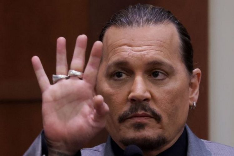 Johnny Depp affirme qu’Amber Heard lui a coupé le doigt lors d’une ... Johnny Depp affirme qu’Amber Heard lui a coupé le doigt lors d’une ...