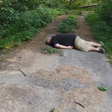 Pendant 321 jours, un homme fait semblant d'être mort et obtient un ...