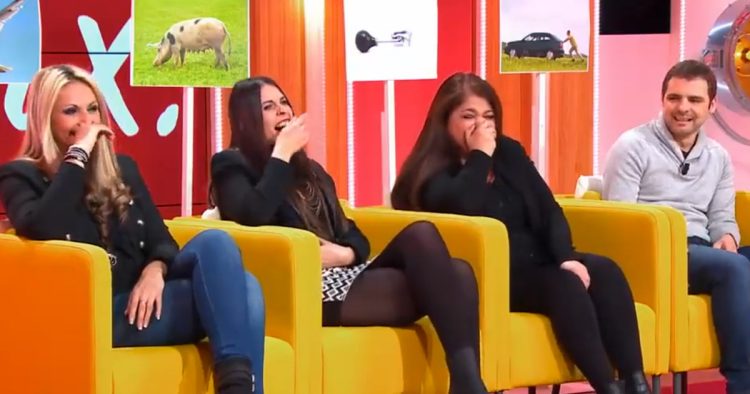 Des personnes avec un rire insolite ont été invitées à une émission de ...