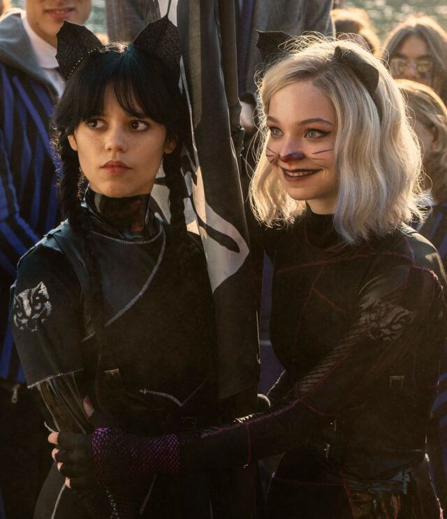 Jenna Ortega et Emma Myers abordent la relation de leurs personnages ...