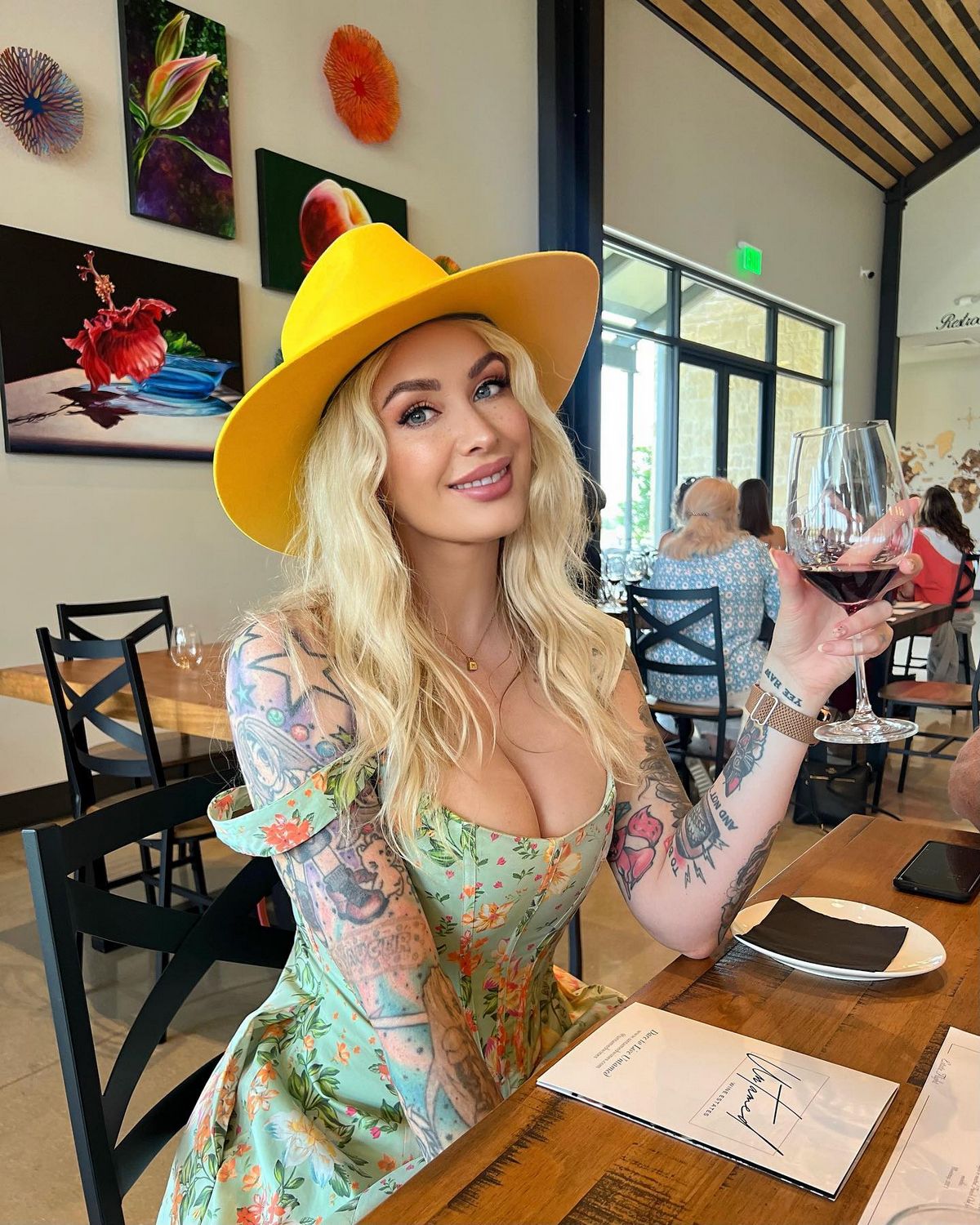 Une femme qui a gagné 98 000 € en un mois sur OnlyFans dit que « ce n’est pas de l’argent facile