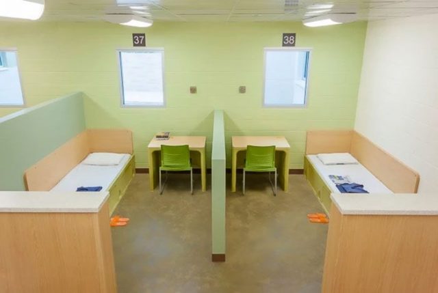 Voici à quoi ressemblent 37 cellules de prison du monde entier - ipnoze
