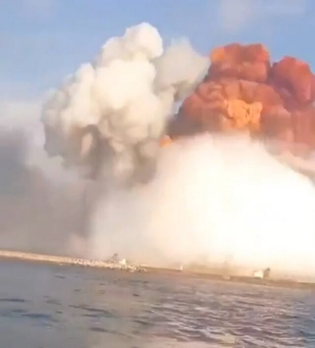 Un pilote de jet ski filme l’explosion de Beyrouth sous un angle ...