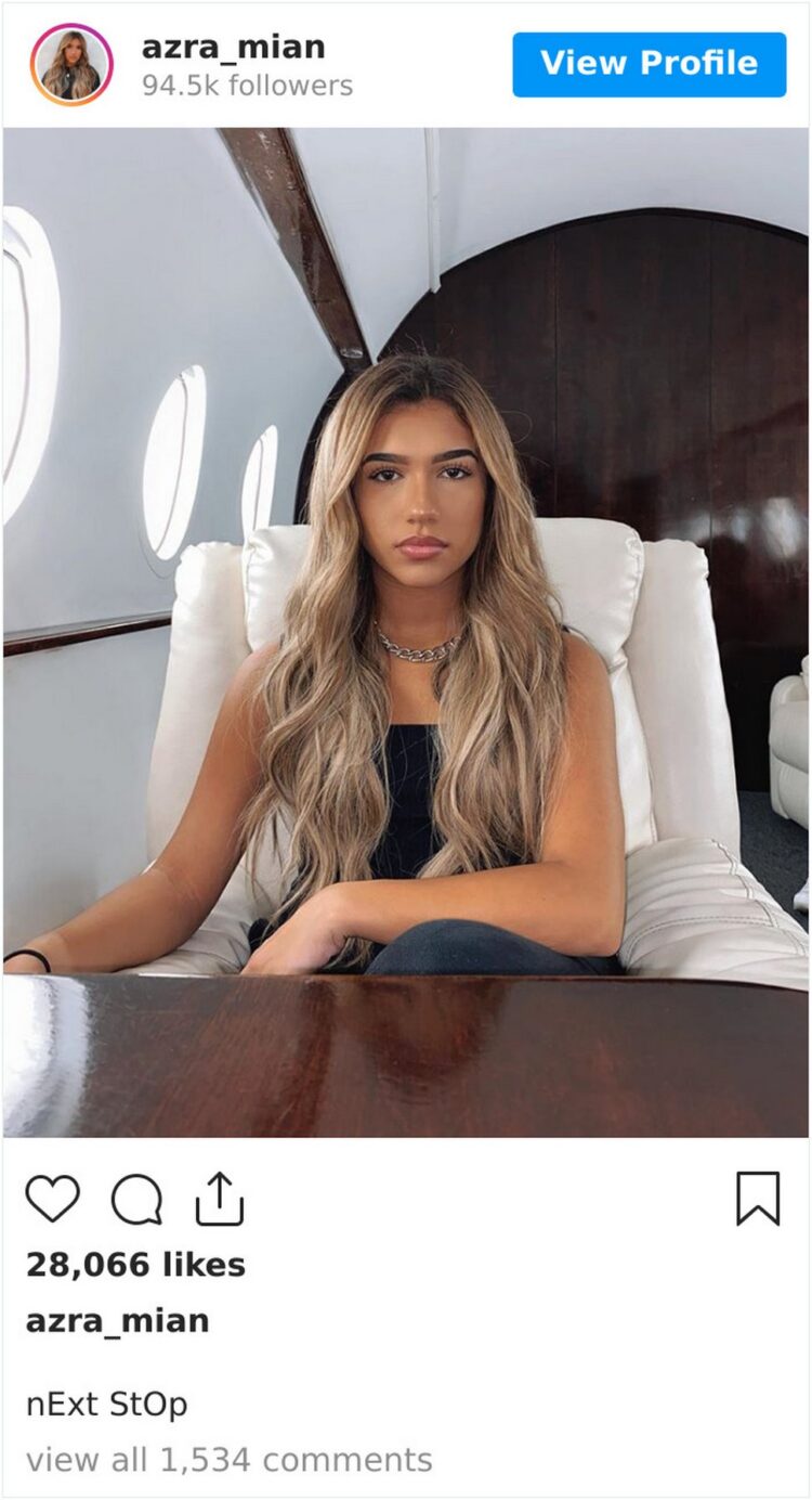 Des influenceurs utilisent des décors de studio pour donner l ...