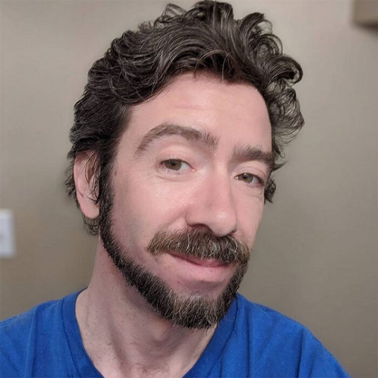 Ces hommes ont osé le look « barbe queue de singe » - ipnoze