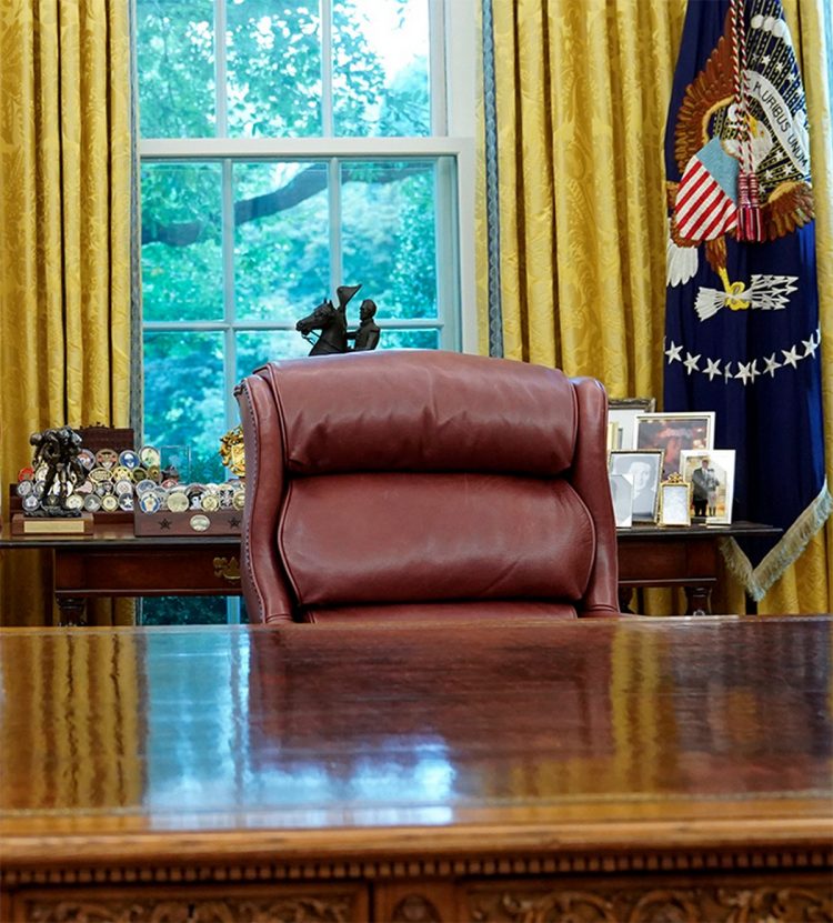 18 photos qui montrent les différences entre le Bureau ovale de Biden ...