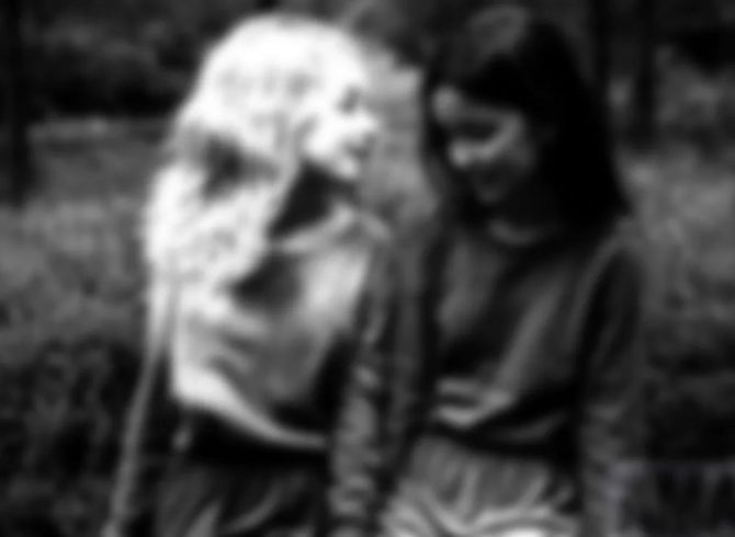 Le visage d’une femme effrayante apparaît sur cette photo virale, mais ...